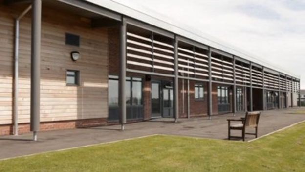 Saving 27-pupil Walney Island school 'not feasible' - BBC News