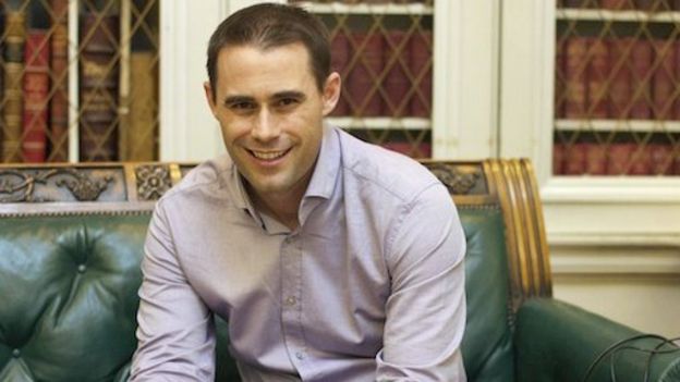 Valve: How going boss-free empowered the games-maker - BBC News