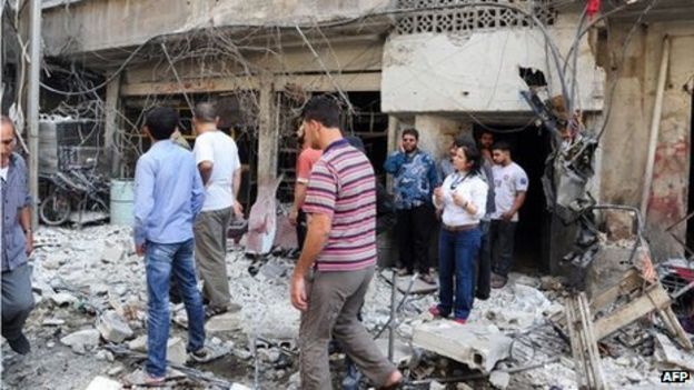 Syria crisis: 'Deadly blast' hits capital Damascus - BBC News