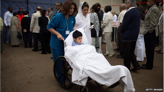 Nairobi attack: Kenya mourns Westgate siege victims - BBC News
