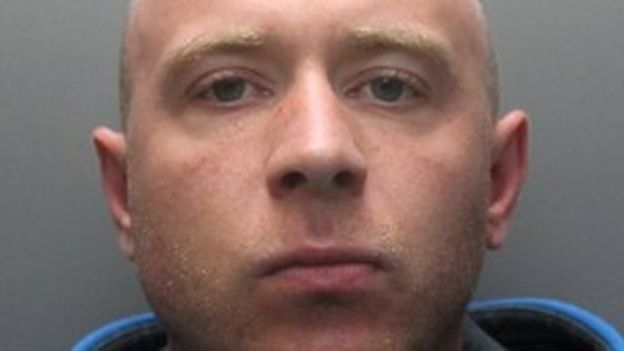 David Smith jailed for Warrington anti-tank mines theft - BBC News