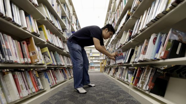 More than books: How libraries are branching out to pull people in ...