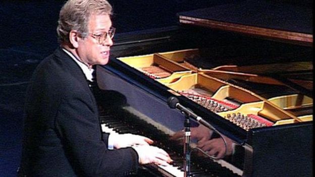 Last of Scotland The What? trio Buff Hardie dies at 89 - BBC News