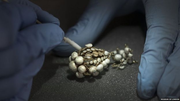 In pictures: The Cheapside Hoard - BBC News