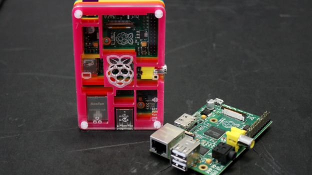 Raspberry Pi Farset Labs 'jams' teach kids how to code computers - BBC News