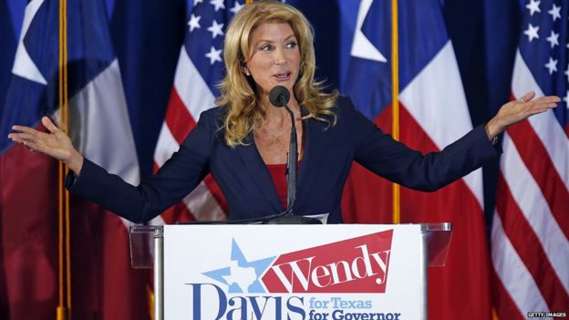 Day in pictures: 4 October 2013 - BBC News