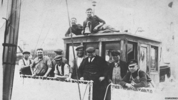 Hartlepool Museum photo exhibition traces town's history - BBC News