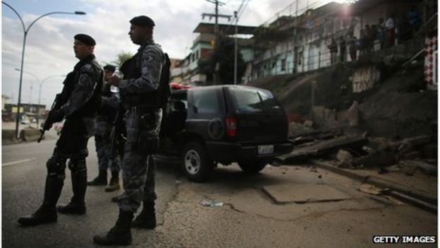 Rio de Janeiro favelas occupied after major operation - BBC News