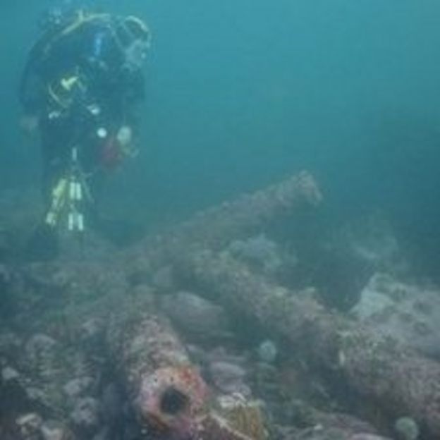 Northumberland shipwreck search finds forgotten cannon - BBC News