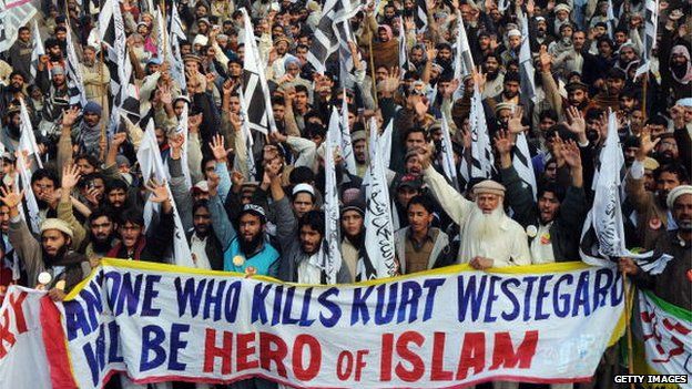 Shamsi Ali: The rise and fall of a New York imam - BBC News