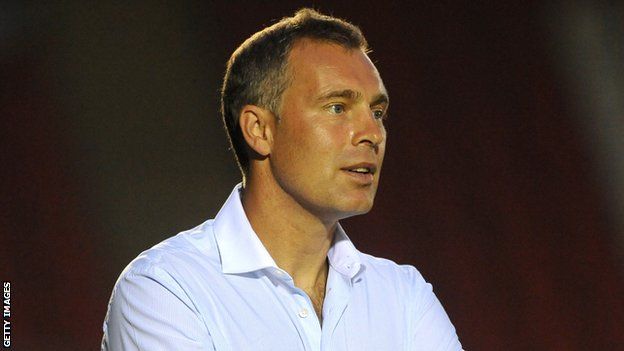 Wayne Burnett: Dagenham & Redbridge progress pleases boss - BBC Sport