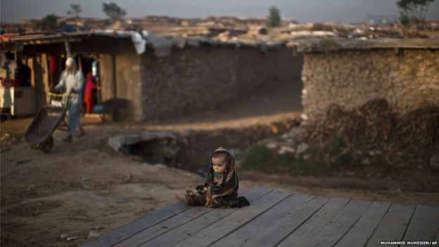 Day in pictures: 14 October 2013 - BBC News