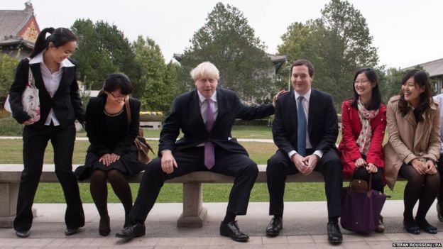 Day in pictures: 14 October 2013 - BBC News