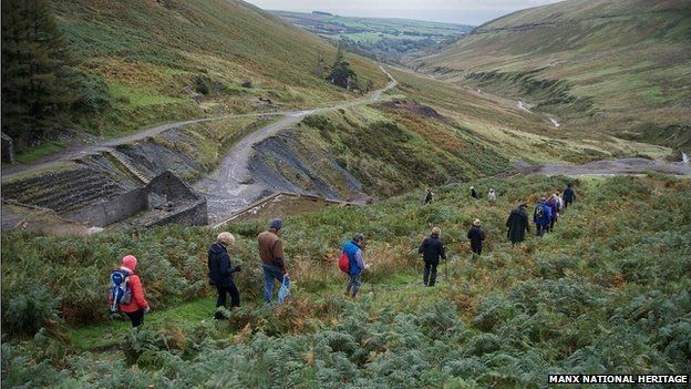 Manx National Heritage open days attract thousands - BBC News