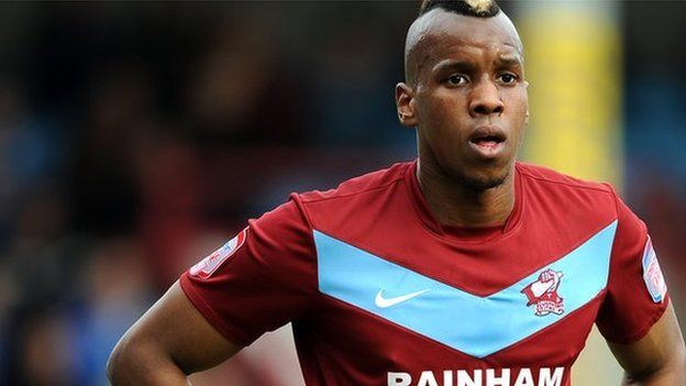 Jack Rudge: Manchester United midfielder joins Torquay on loan - BBC Sport