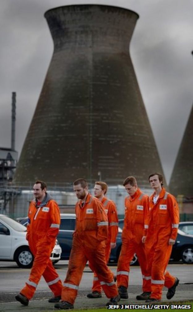 Day in pictures: 23 October 2013 - BBC News