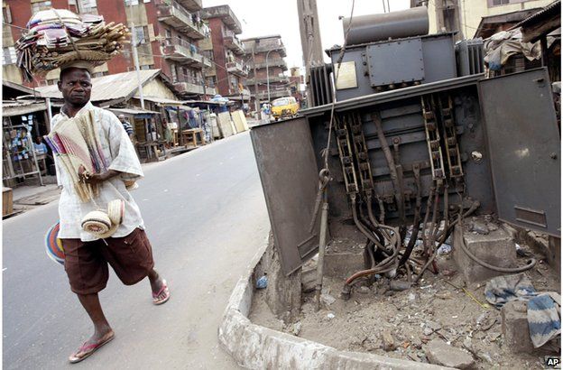 Fighting fear by lighting Lagos's streets - BBC News