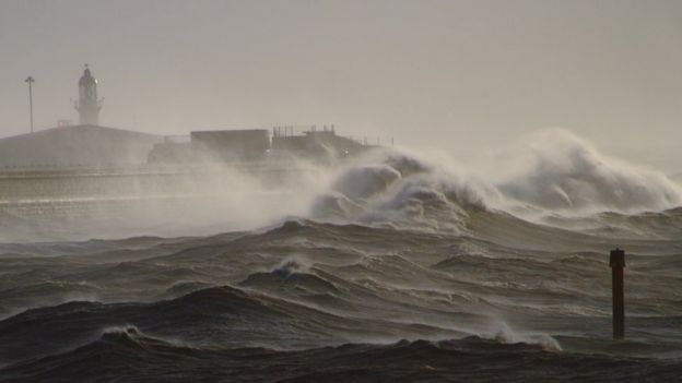 Your pictures from the UK storm - BBC Weather