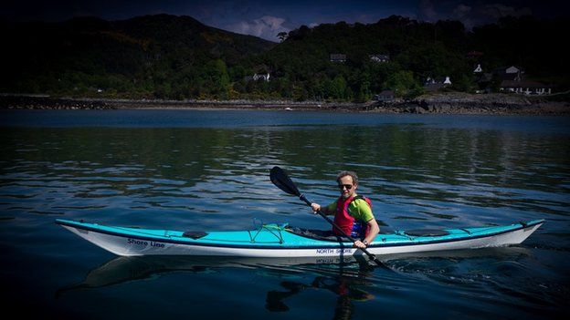 Unmanned kayak lost in Wester Ross loch drifts 75 miles - BBC News
