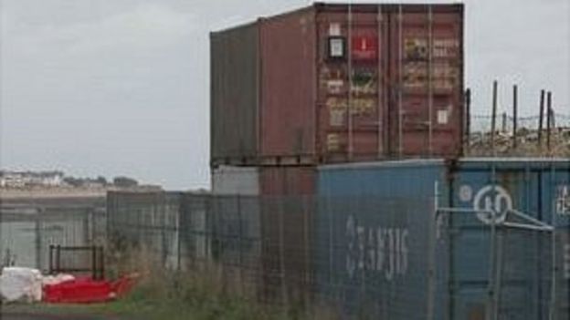 Temporary asbestos storage approved by Jersey planning minister - BBC News