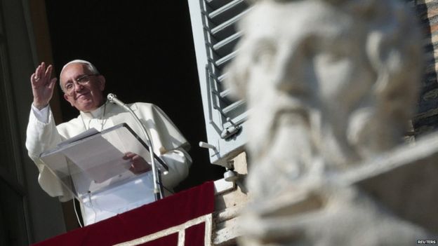 Day in pictures: 1 November 2013 - BBC News