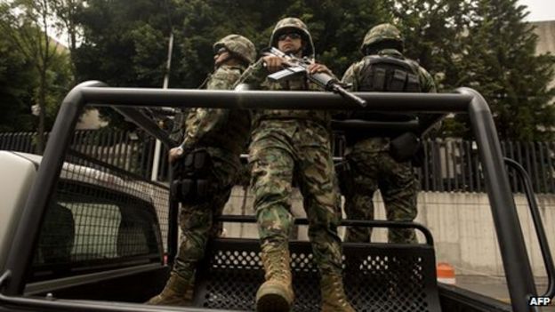 Thirteen Mexicans killed in gun battles in Matamoros - BBC News