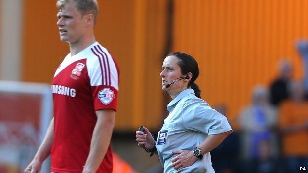 First woman to referee FA cup match - BBC Newsround