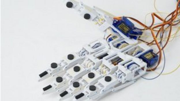 Robotic 'power boost' arm wins James Dyson Award - BBC News