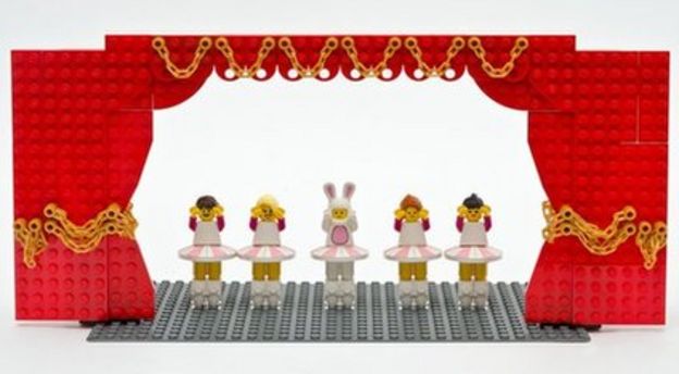 Royal Wedding and other famous scenes recreated in Lego - BBC Newsround
