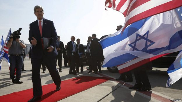 Day in pictures: 8 November 2013 - BBC News