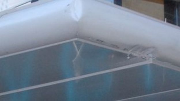 Kingsmill bread lorry sandwiched under Primark canopy - BBC News