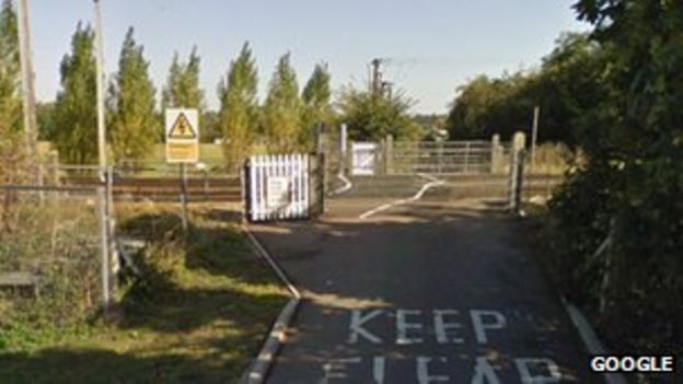 Fatal Gipsy Lane crossing still open a year after advised closure - BBC ...