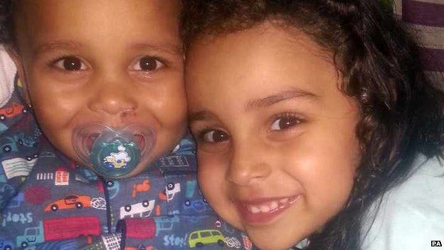 Mother appeals to husband to bring children back from Libya - BBC News