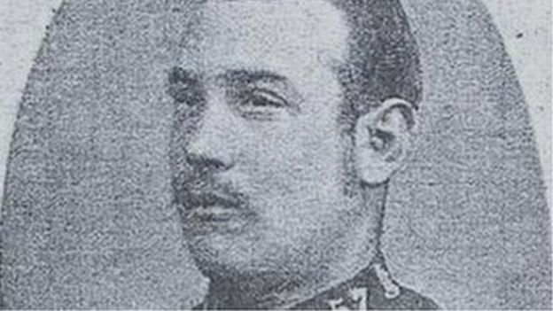 'Forgotten hero' PC James Gordon honoured after 120 years - BBC News