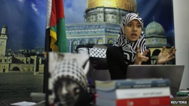 Hamas press team gets makeover with first spokeswoman - BBC News