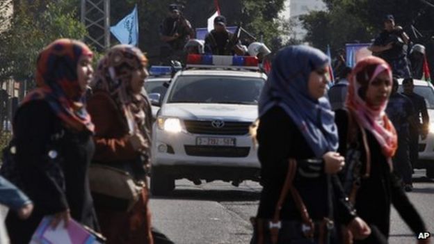 Hamas press team gets makeover with first spokeswoman - BBC News