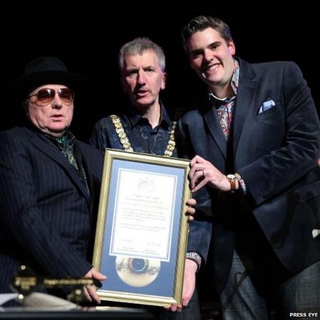 In pictures: Van Morrison gets freedom of Belfast - BBC News