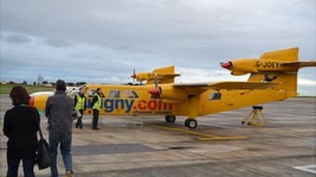 Aurigny confident of Guernsey States support over new planes - BBC News