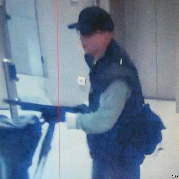 In pictures: Paris gun suspect - BBC News