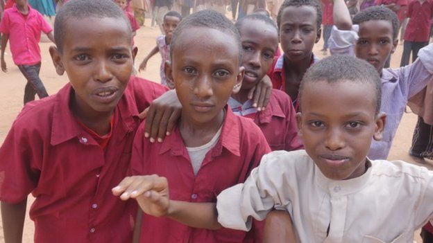 Do Somalis in Kenya's Dadaab camp want to go home? - BBC News