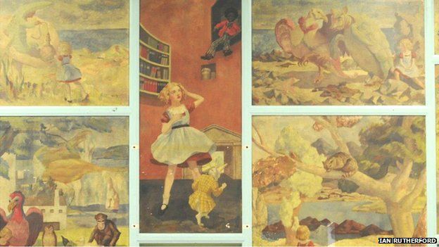 Police probe 'racist' mural at Wardie Primary School in Edinburgh - BBC News