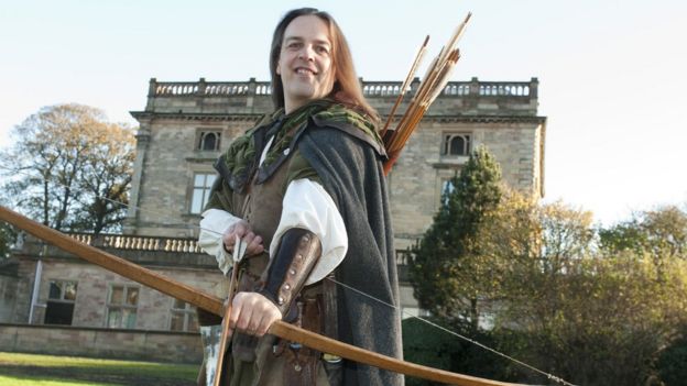 Nottingham's Robin Hood and Maid Marian to marry - BBC News