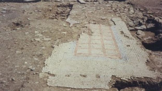 Roman villa mosaic from Stanwick Lakes goes on public display - BBC News