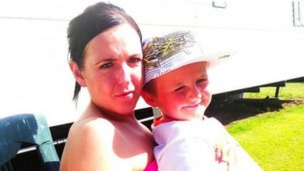 North Wingfield house fire: Tyler and Jordan Green tributes paid - BBC News