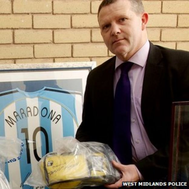 Rooney boots and Ali shorts in Tommy Scragg fraud sale - BBC News