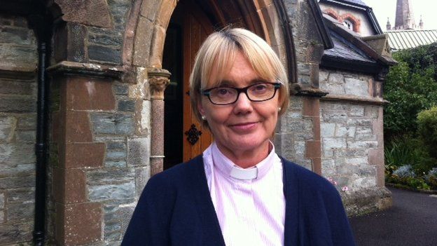 First female bishop to be consecrated in Ireland - BBC Newsround
