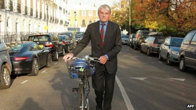 'Plebgate' PC Toby Rowland to sue ex-chief whip Andrew Mitchell - BBC News