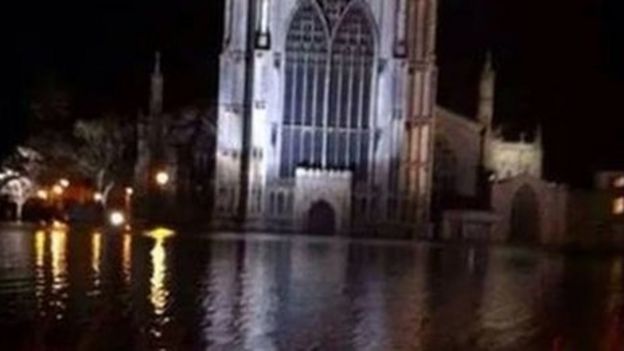 Boston floods: Tidal surge warning was 24 hours later - BBC News
