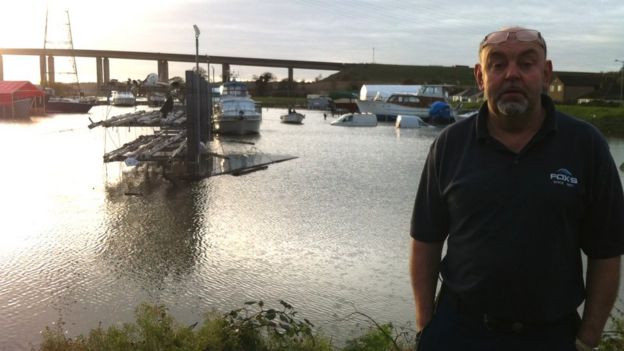 In pictures: Flooding in Suffolk, December 2013 - BBC News