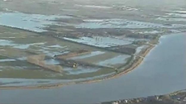 Humber tidal surge: Trauma of the floods one year on - BBC News